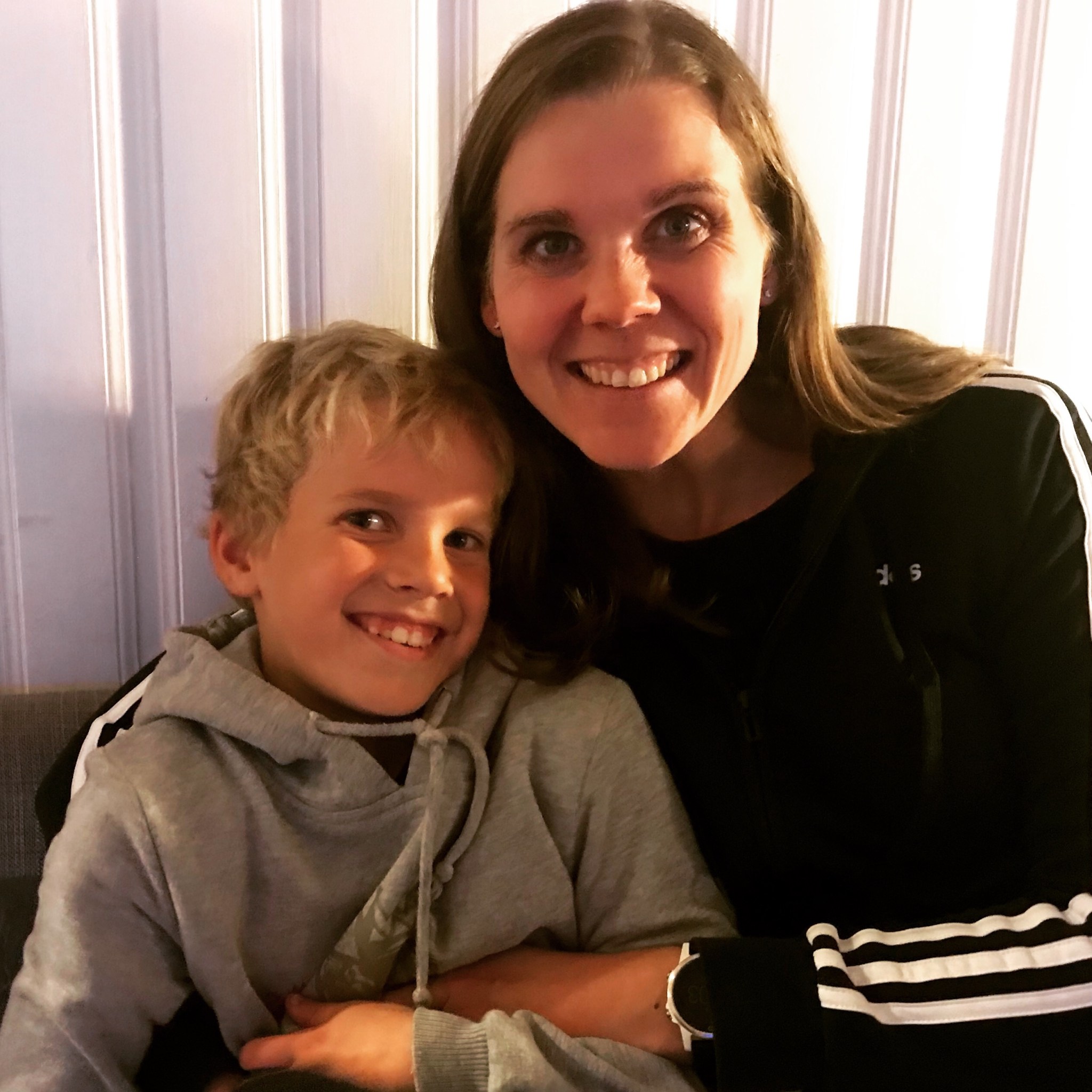 Bön + låsolja + hårfön – Nästan för lycklig